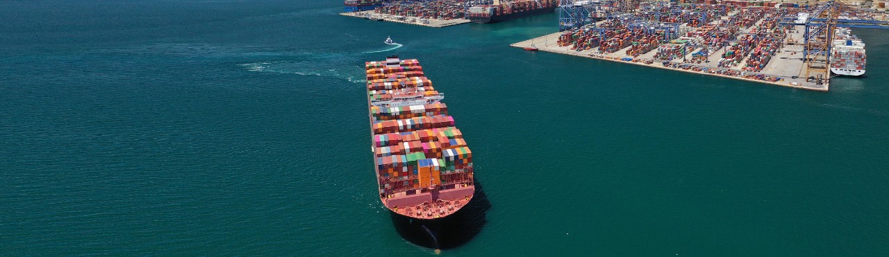 Mega Container Vessels | AIG UK